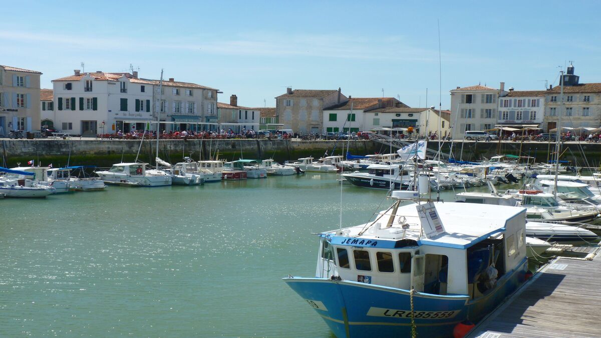 Sur l'Île de Ré, ce plus beau village de France est un port authentique ...